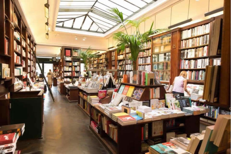 The Librairie Galignani, Paris: Books, Exhibition and Dedication Sessions